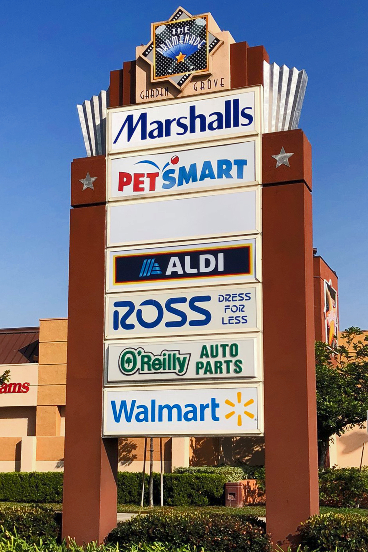 Shopping Center Signs – Bill's Signs & Service, Inc.